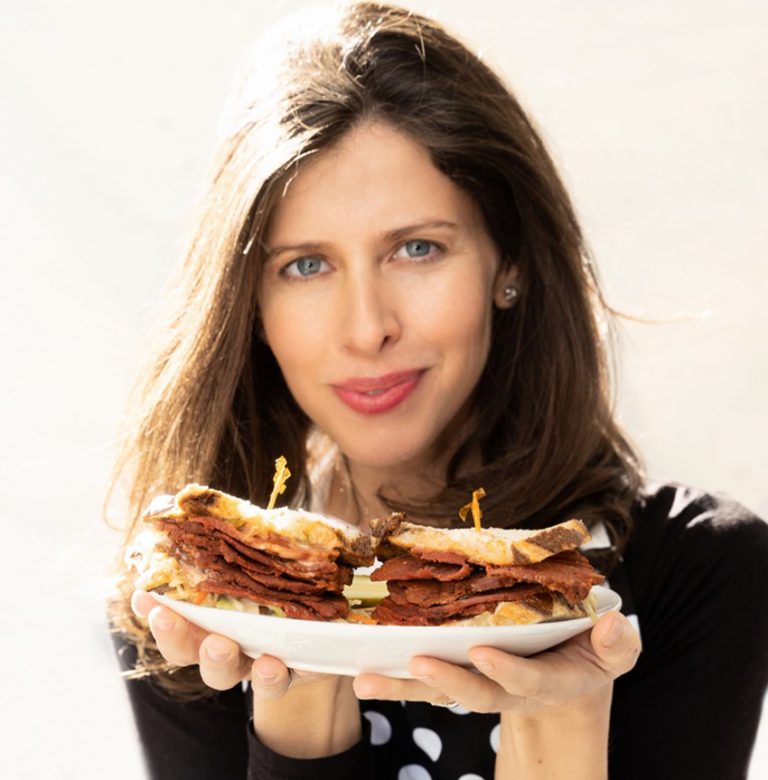 Episode 132: Jenny Goldfarb - Jewish Latin Princess